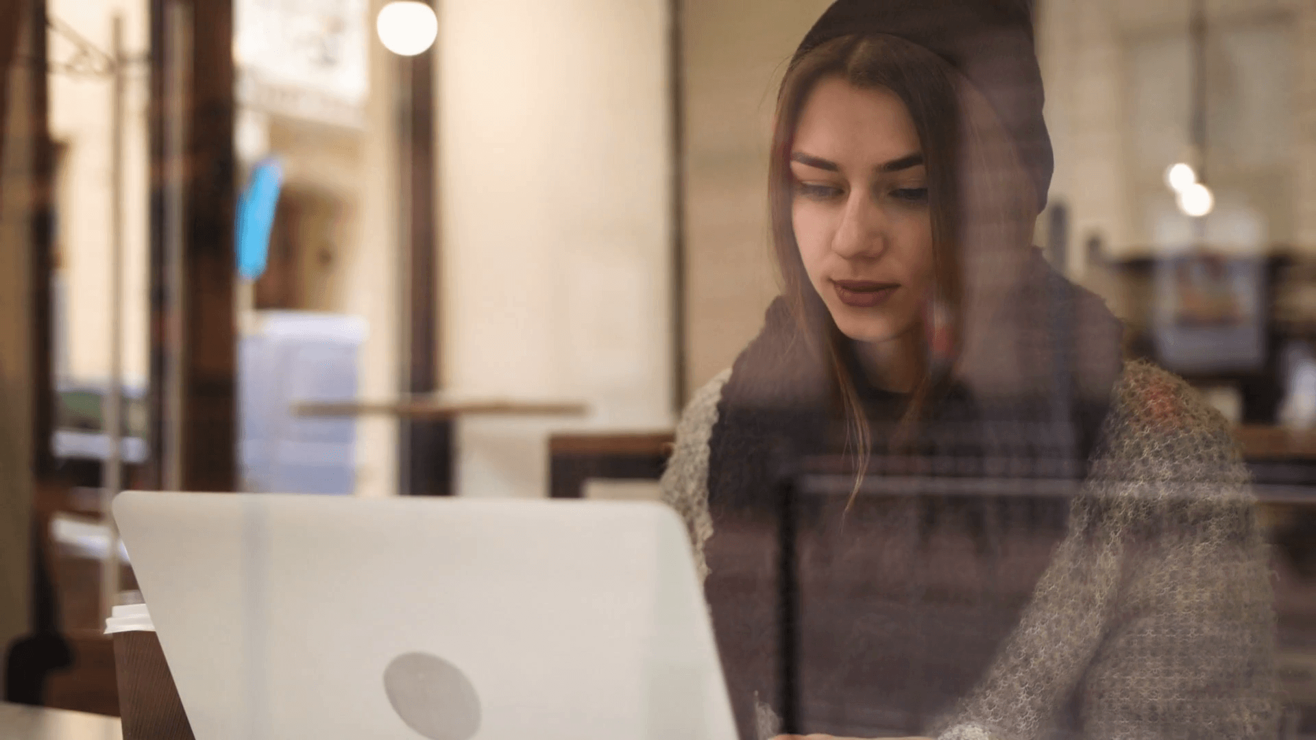 image lightbox beautiful woman - Ultimate QA